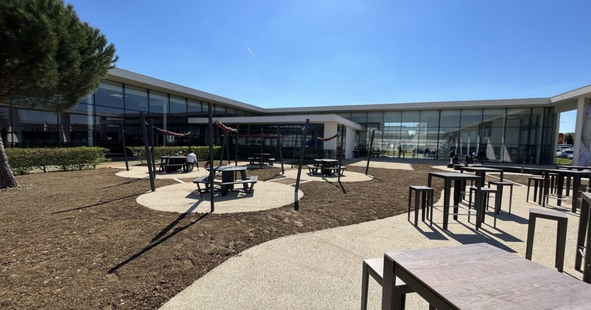 Université de Poitiers (86) : aménagement d’un espace convivial – IPA VRD